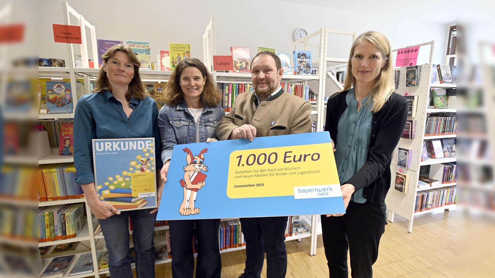 Bücherei Gemeinde Aying erhält „Lesezeichen“ | Wochenanzeiger