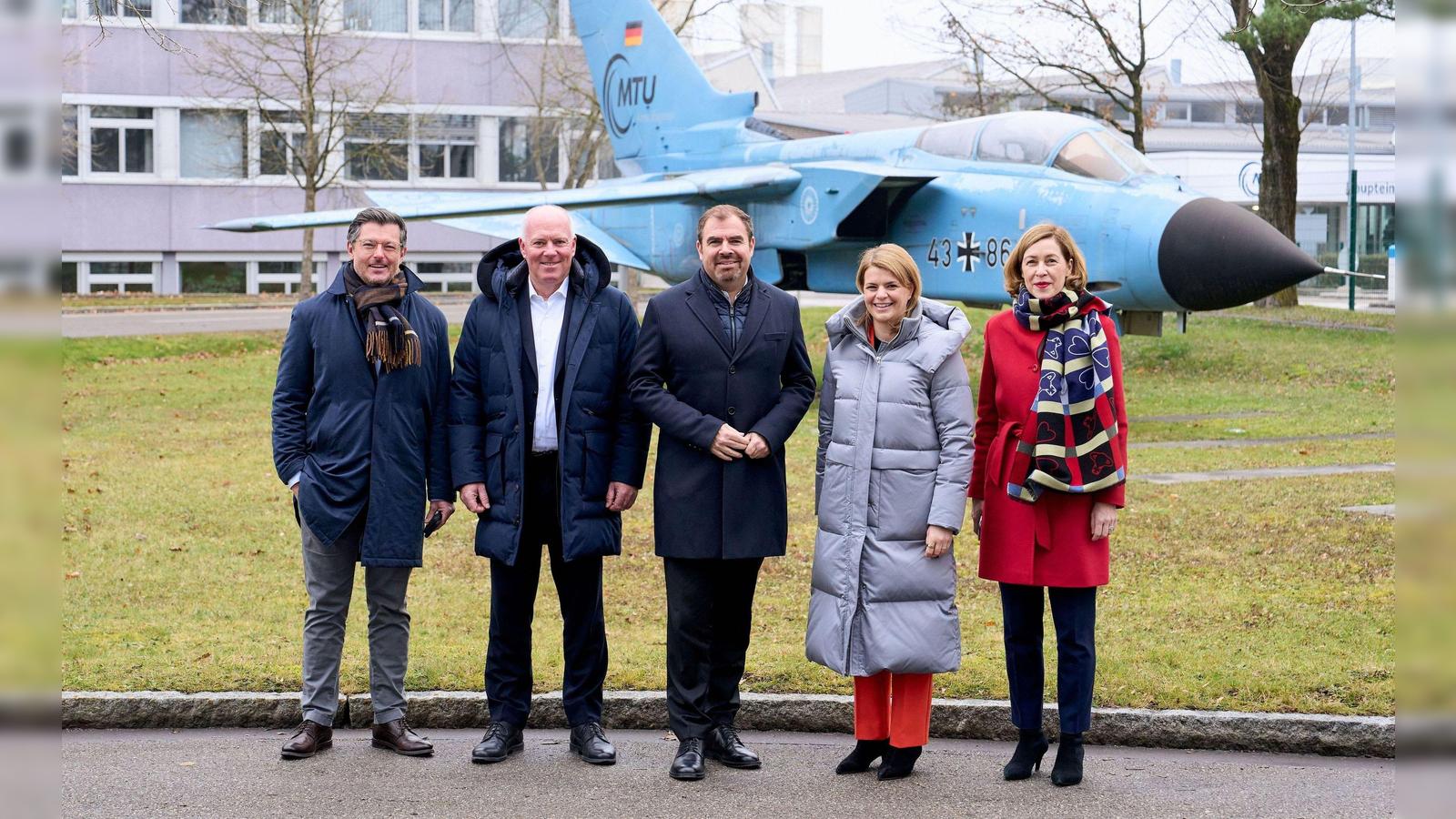 Katrin Staffler und Florian Hahn zu Besuch bei MTU Aero Engines | Wochenanzeiger