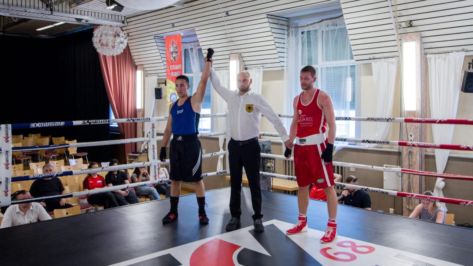 Doppelsieg für Boxer Marcel Fratz | Wochenanzeiger