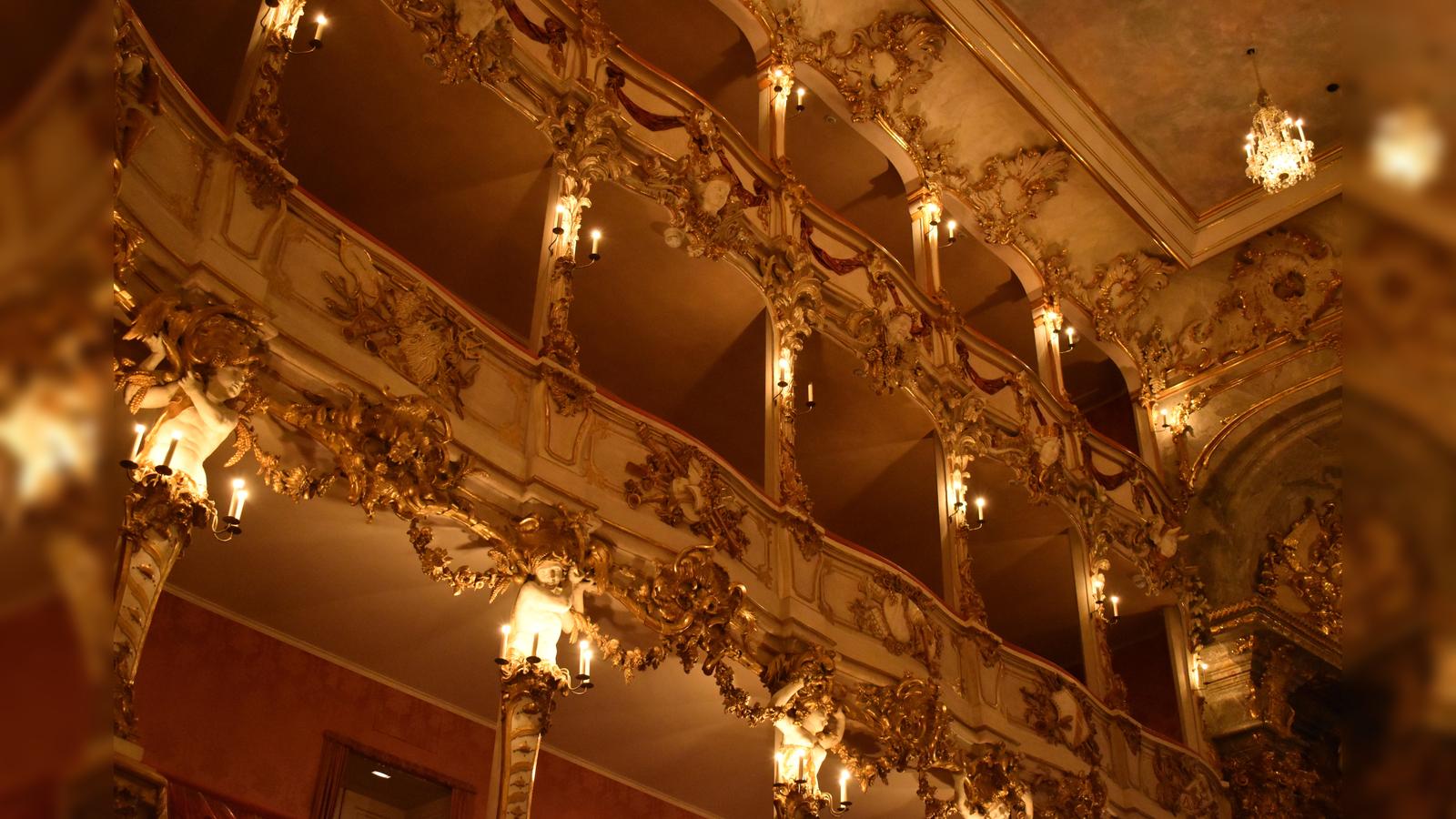 Ein Meisterwerk der Theaterarchitektur stellt sich vor | Wochenanzeiger