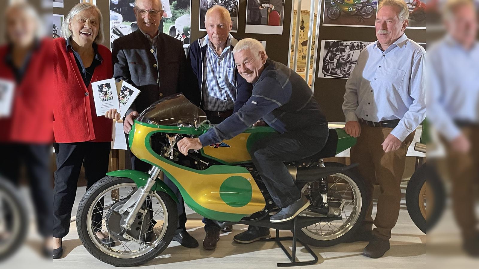 Fünffacher Motorrad-Weltmeister Toni Mang wird 75 | Wochenanzeiger